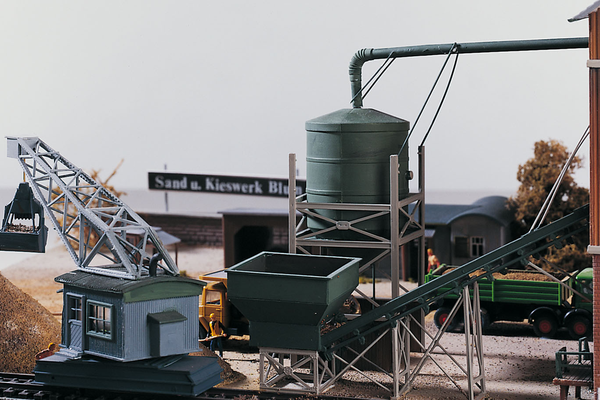 Piko 61125 HO Scale Sand Works Silo & Transport – East Car Audio