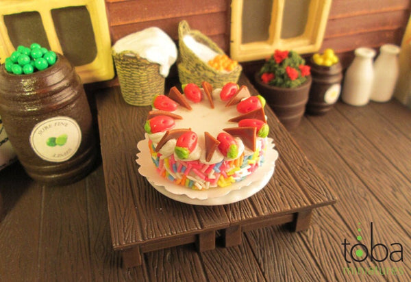 Toba Miniatures 1081 1/12 Scale Fancy Miniature Cake (1) – East Car Audio