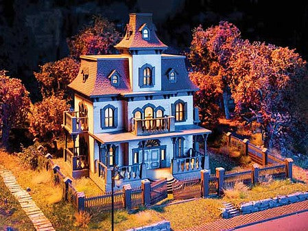Noch 66990 HO Scale Haunted House with Sound and Lighting Effects -- L ...